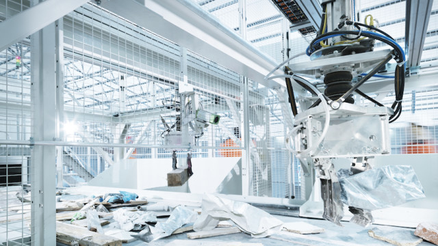 Renewed robotic waste sorting system announced - RECYCLING magazine