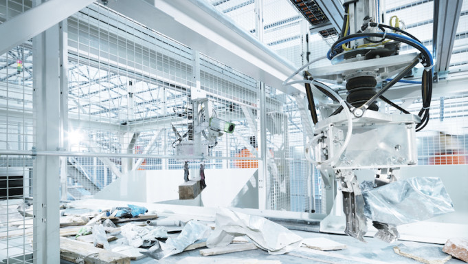 Renewed robotic waste sorting system announced - RECYCLING magazine