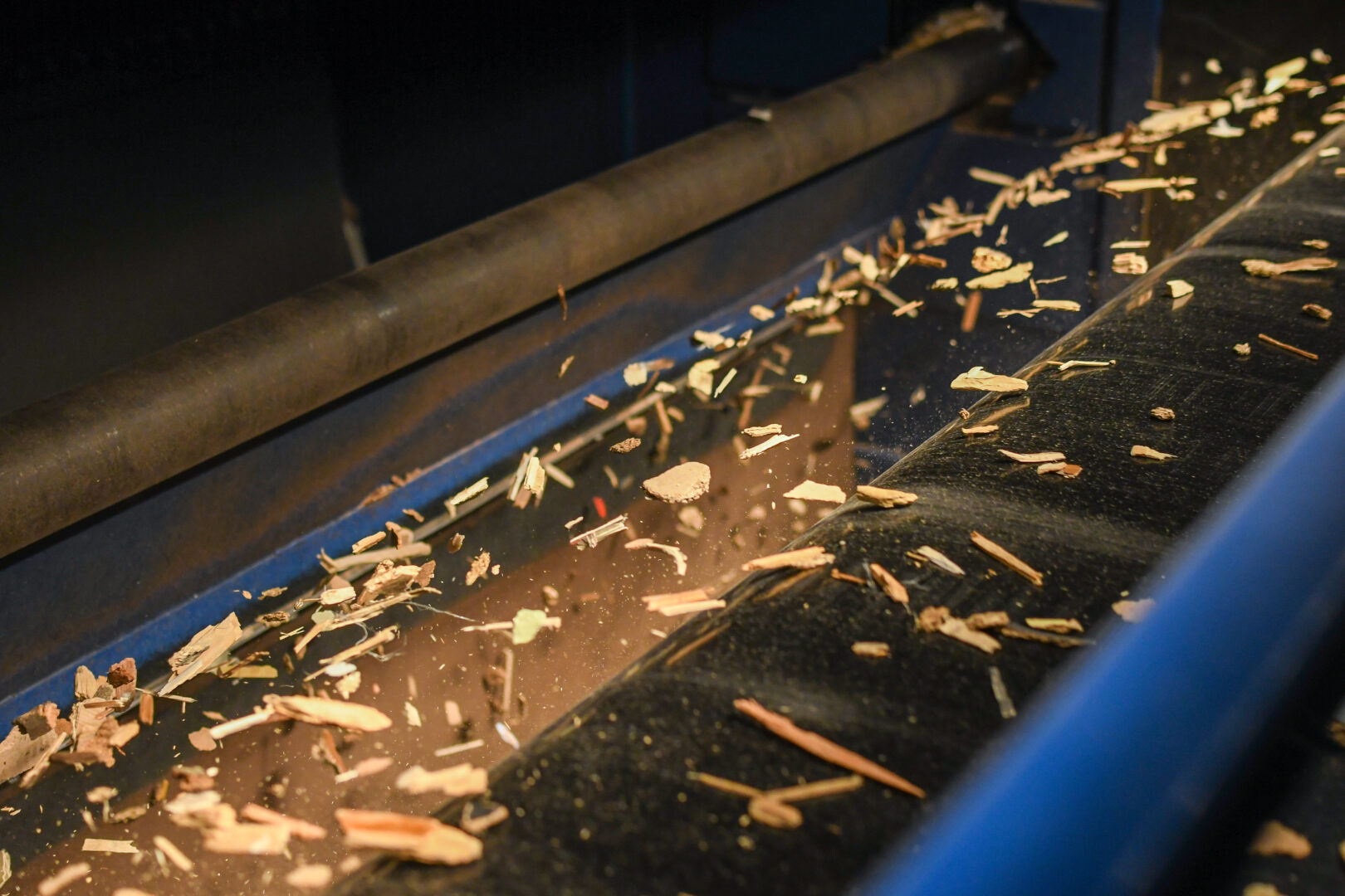 250 000 tons of sorted wood waste for the longest MDF press in Europe ...