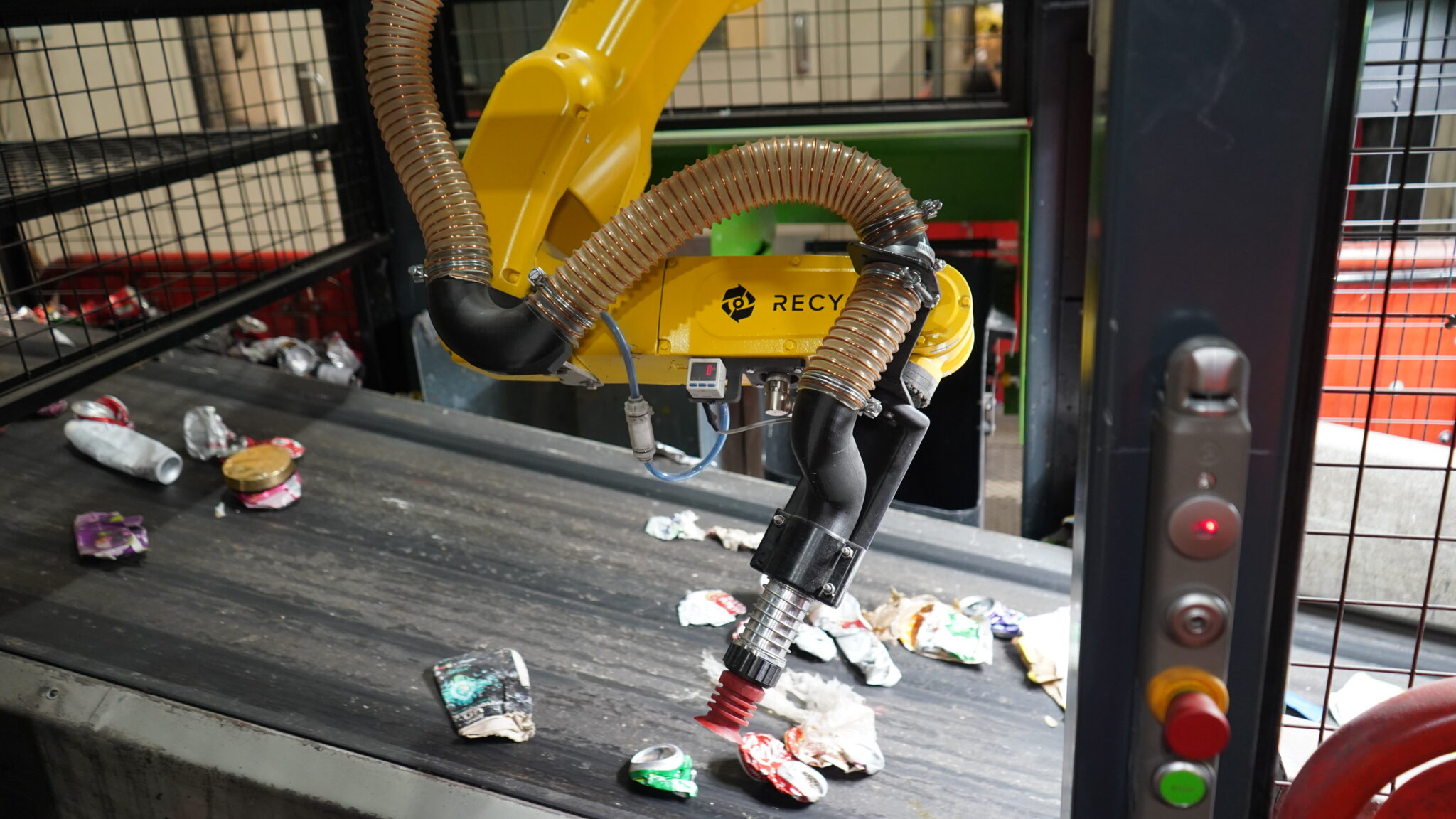 Veolia implements AI driven robotic at Southwark facility - RECYCLING ...