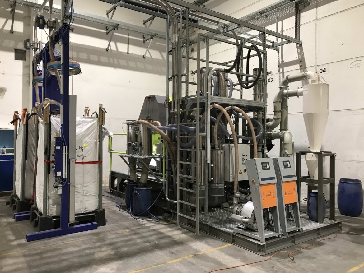 Mobile sorting platform from Sesotec at Almaak International ...